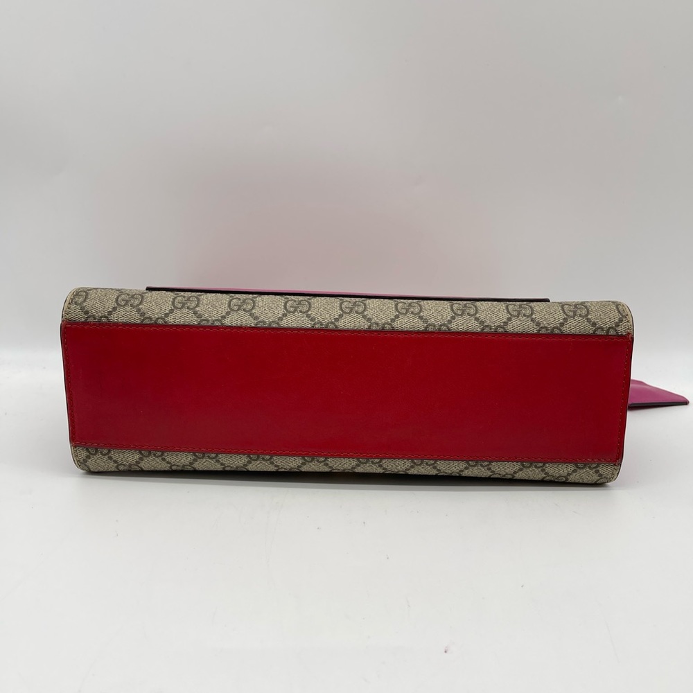 Gucci Gg Logo Supreme Medium Padlock Shoulder Bag Cro… - Gem